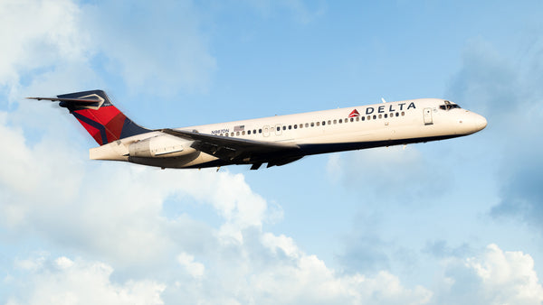 From Delta Air Lines to Your Collection: Boeing 717 PlaneTags - MotoArt ...